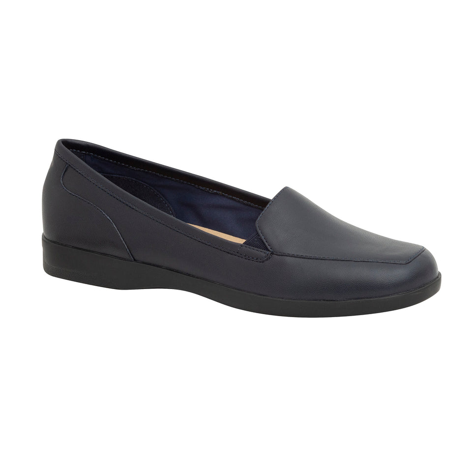 Devitt Casual Flats – Easy Spirit